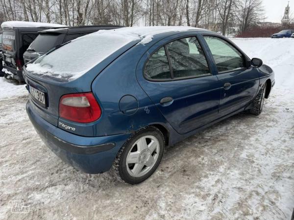 Renault Megane 1999 in Palanga, with an engine capacity of 1.60 L and mileage of 300 thousand km for 340 €, photo 3 on AUTOMOTO.COM.LV