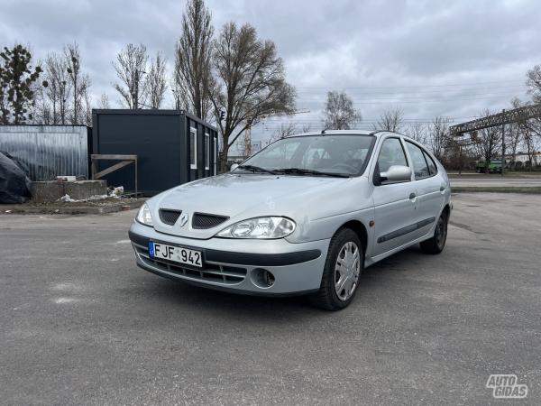 Renault Megane 2001 Kauņa, ar dzinēja tilpumu 1.60 L un nobraukumu 246 tūkst. km par 1250 €, foto 1 vietnē AUTOMOTO.COM.LV