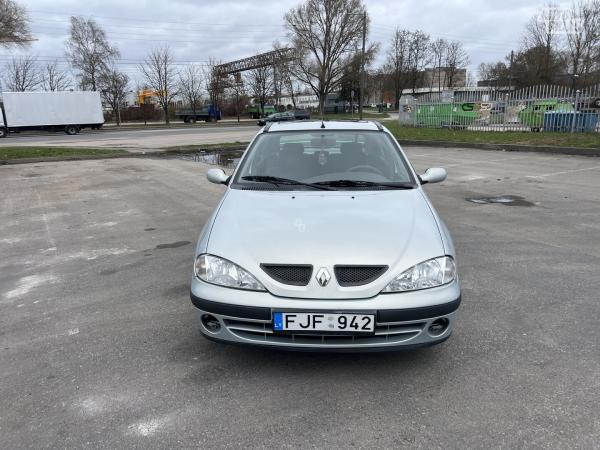 Renault Megane 2001 Kauņa, ar dzinēja tilpumu 1.60 L un nobraukumu 246 tūkst. km par 1250 €, foto 2 vietnē AUTOMOTO.COM.LV