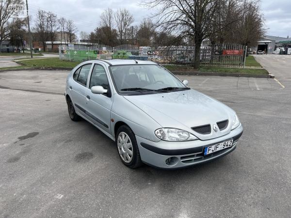 Renault Megane 2001 Kauņa, ar dzinēja tilpumu 1.60 L un nobraukumu 246 tūkst. km par 1250 €, foto 3 vietnē AUTOMOTO.COM.LV