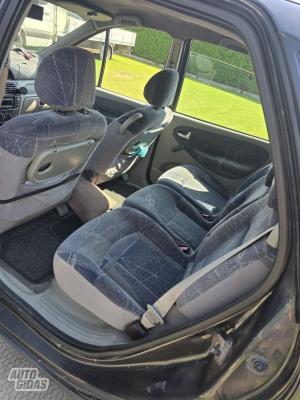 Renault Megane 2001 in Panevezys, with an engine capacity of 1.90 L and mileage of 258 thousand km for 900 €, photo 7 on AUTOMOTO.COM.LV