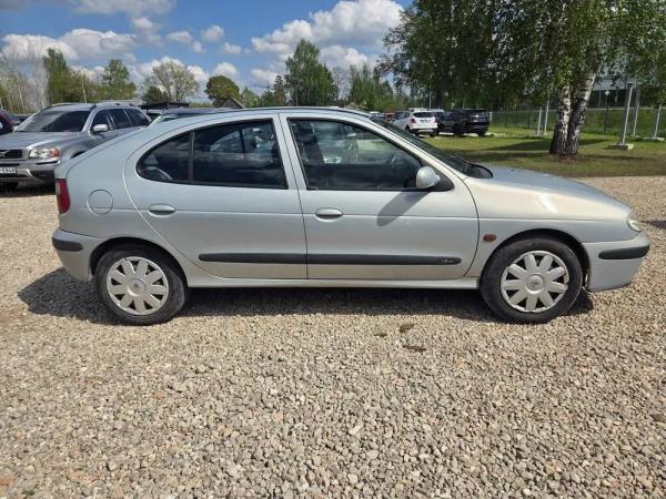 Renault Megane 2002 Jelgava, ar dzinēja tilpumu 1.60 L un nobraukumu 0 tūkst. km par 1100 €, foto 6 vietnē AUTOMOTO.COM.LV
