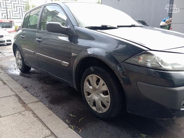 Renault Megane 2006 Viļņa, ar dzinēja tilpumu 1.60 L un nobraukumu 260 tūkst. km par 850 €, foto 10 vietnē AUTOMOTO.COM.LV