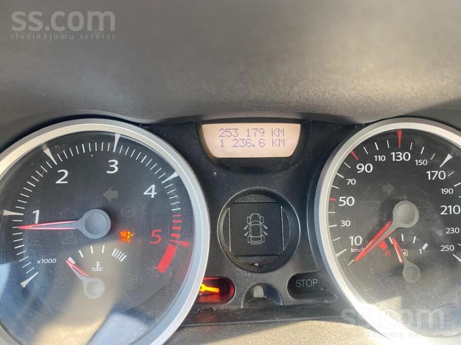 Renault Megane 2007 Cēsis, ar dzinēja tilpumu 1.50 L un nobraukumu 253 tūkst. km par 1050 €, foto 7 vietnē AUTOMOTO.COM.LV