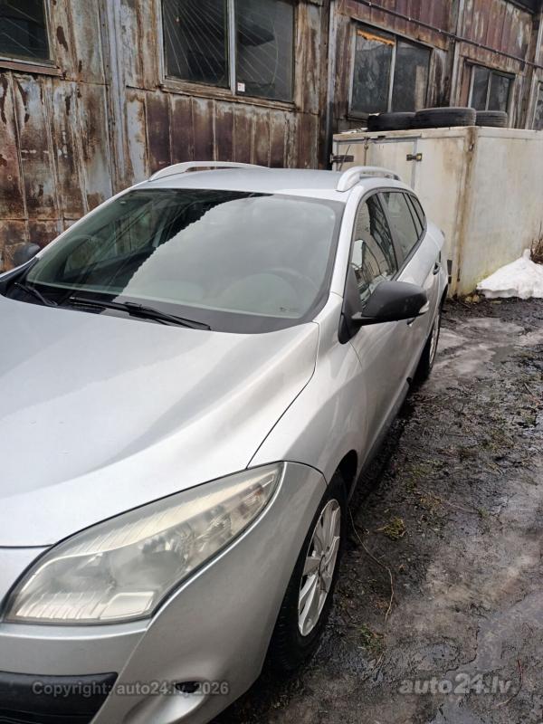 Renault Megane 2010 Rīga, ar dzinēja tilpumu 1.60 L un nobraukumu 342 tūkst. km par 2300 €, foto 3 vietnē AUTOMOTO.COM.LV