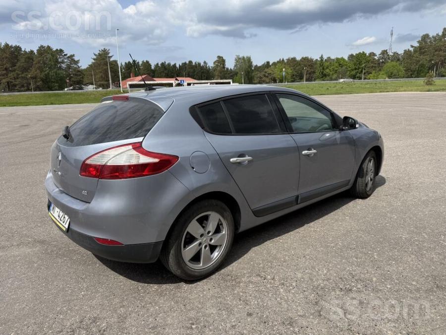 Renault Megane 2011 Rīga, ar dzinēja tilpumu 1.50 L un nobraukumu 296 tūkst. km par 3330 €, foto 4 vietnē AUTOMOTO.COM.LV