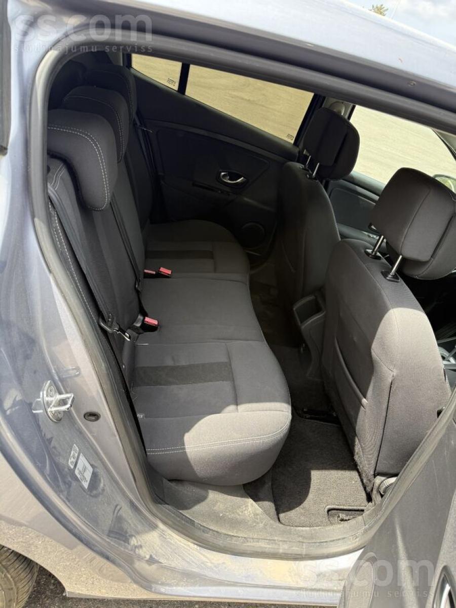 Renault Megane 2011 Rīga, ar dzinēja tilpumu 1.50 L un nobraukumu 296 tūkst. km par 3330 €, foto 7 vietnē AUTOMOTO.COM.LV
