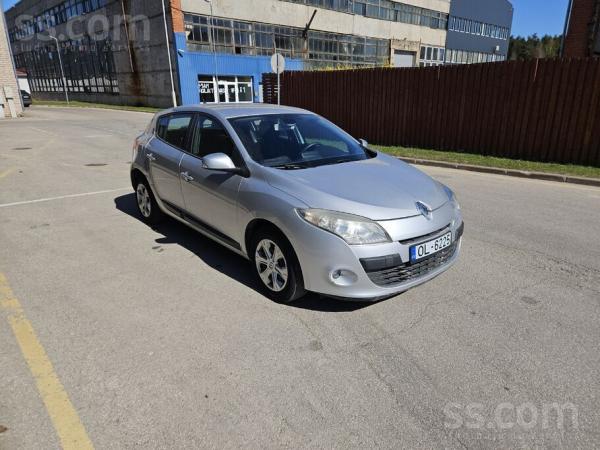 Renault Megane 2011 in Cesis, with an engine capacity of 2.00 L and mileage of 341 thousand km for 3300 €, photo 2 on AUTOMOTO.COM.LV