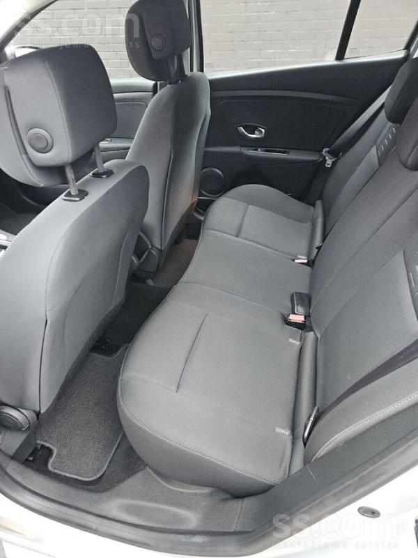 Renault Megane 2011 in Cesis, with an engine capacity of 2.00 L and mileage of 341 thousand km for 3300 €, photo 7 on AUTOMOTO.COM.LV