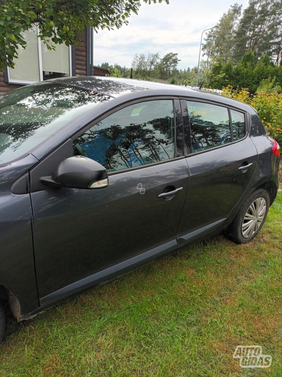 Renault Megane 2011 in Druskininkai, with an engine capacity of 1.60 L and mileage of 324 thousand km for 1650 €, photo 6 on AUTOMOTO.COM.LV