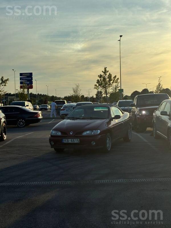 Sarkans Renault Megane 1998 Rīga, ar dzinēja tilpumu 1.60 L un nobraukumu 198 tūkst. km par 1500 €, foto 9 vietnē AUTOMOTO.COM.LV