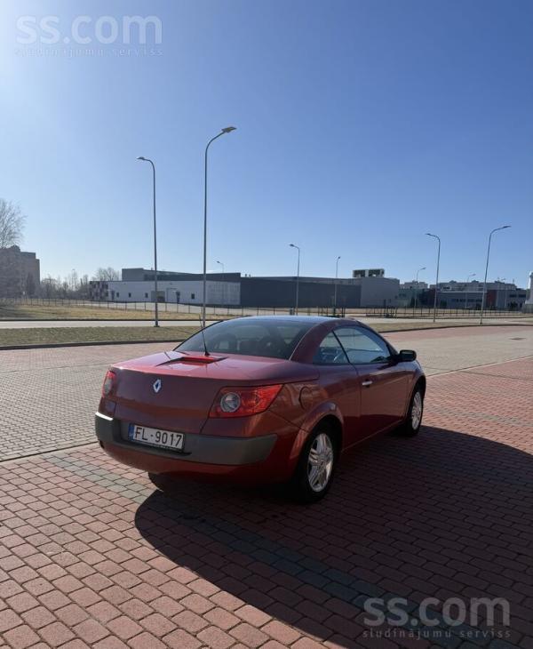 Red Renault Megane 2005 in Ventspils, with an engine capacity of 2.00 L and mileage of 192 thousand km for 1200 €, photo 3 on AUTOMOTO.COM.LV