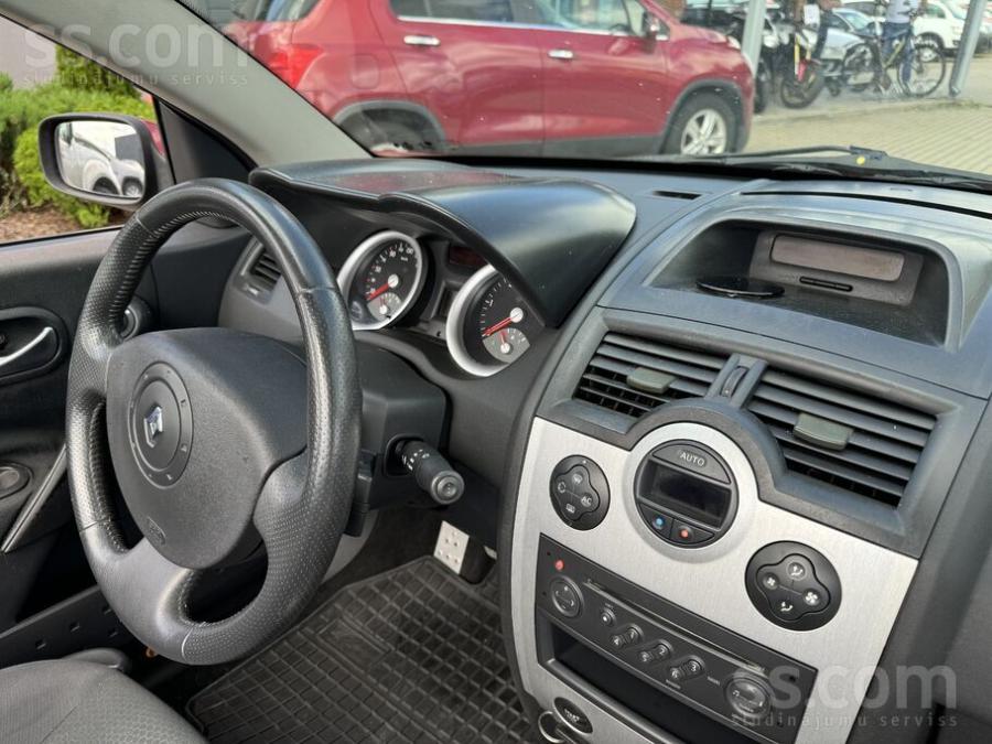 Red Renault Megane 2005 in Talsi, with an engine capacity of 1.90 L and mileage of 243 thousand km for 2390 €, photo 11 on AUTOMOTO.COM.LV