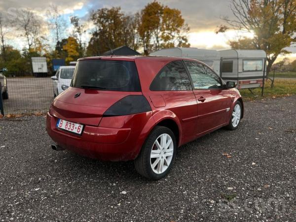 Red Renault Megane 2003 in Riga, with an engine capacity of 2.00 L and mileage of 231 thousand km for 1500 €, photo 2 on AUTOMOTO.COM.LV