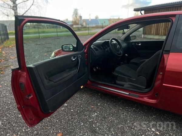 Red Renault Megane 2003 in Riga, with an engine capacity of 2.00 L and mileage of 231 thousand km for 1500 €, photo 7 on AUTOMOTO.COM.LV