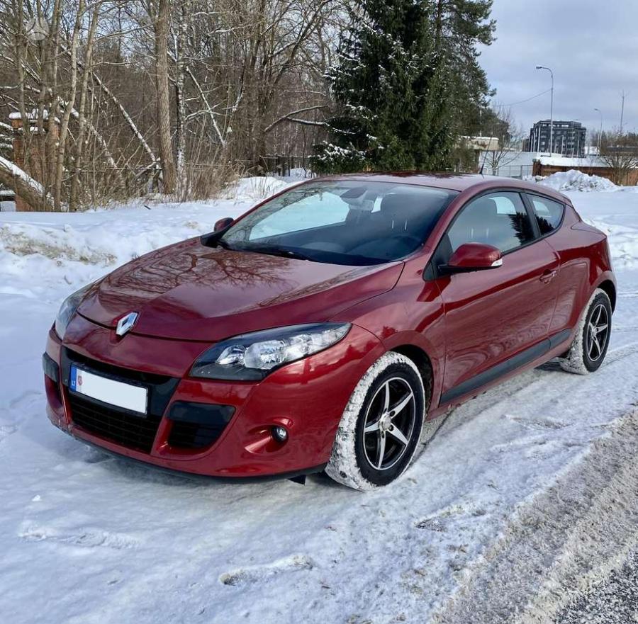 Red Renault Megane 2009 in Vilnius, with an engine capacity of 1.60 L and mileage of 131 thousand km for 2490 €, photo 1 on AUTOMOTO.COM.LV