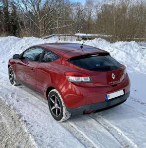 Red Renault Megane 2009 in Vilnius, with an engine capacity of 1.60 L and mileage of 131 thousand km for 2490 €, photo 2 on AUTOMOTO.COM.LV