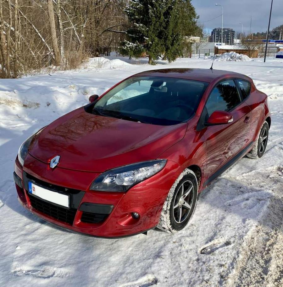 Red Renault Megane 2009 in Vilnius, with an engine capacity of 1.60 L and mileage of 131 thousand km for 2490 €, photo 8 on AUTOMOTO.COM.LV