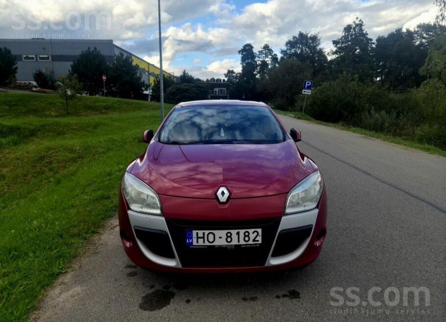 Red Renault Megane 2010 in Ogre, with an engine capacity of 1.50 L and mileage of 216 thousand km for 1950 €, photo 3 on AUTOMOTO.COM.LV