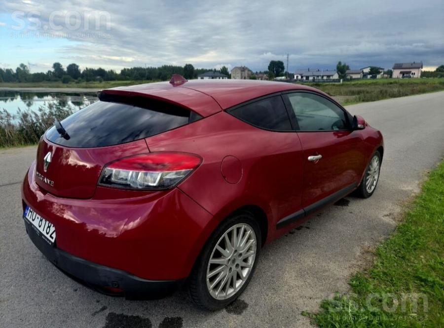 Red Renault Megane 2010 in Ogre, with an engine capacity of 1.50 L and mileage of 216 thousand km for 1950 €, photo 5 on AUTOMOTO.COM.LV