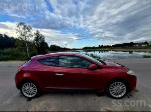 Red Renault Megane 2010 in Ogre, with an engine capacity of 1.50 L and mileage of 216 thousand km for 1950 €, photo 9 on AUTOMOTO.COM.LV
