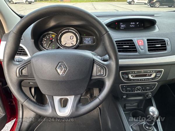 Red Renault Megane 2012 in Tallinn, with an engine capacity of 1.60 L and mileage of 192 thousand km for 4400 €, photo 8 on AUTOMOTO.COM.LV