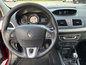 Red Renault Megane 2012 in Tallinn, with an engine capacity of 1.60 L and mileage of 192 thousand km for 4400 €, photo 9 on AUTOMOTO.COM.LV