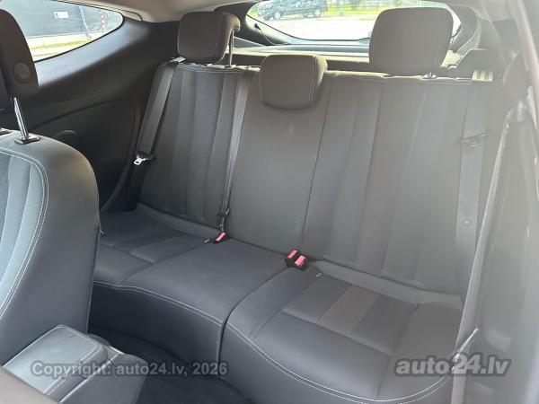 Red Renault Megane 2012 in Tallinn, with an engine capacity of 1.60 L and mileage of 192 thousand km for 4400 €, photo 10 on AUTOMOTO.COM.LV