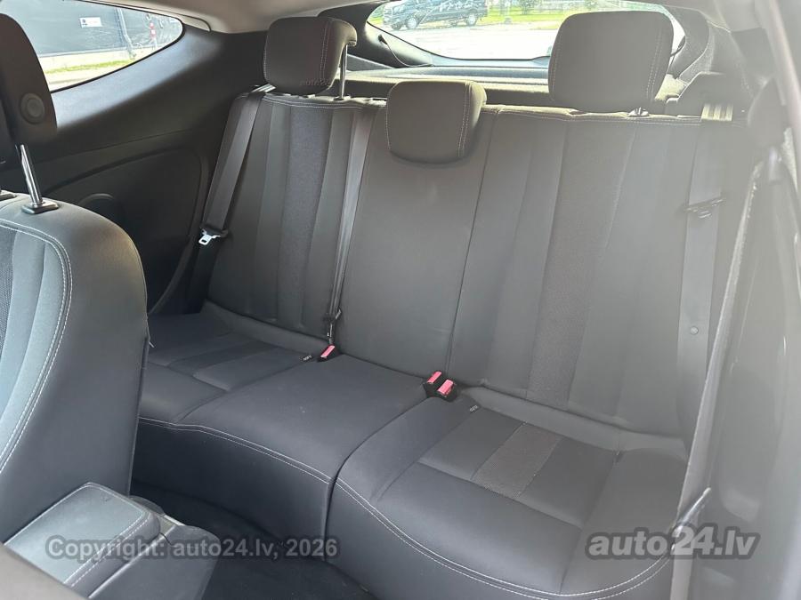 Red Renault Megane 2012 in Tallinn, with an engine capacity of 1.60 L and mileage of 192 thousand km for 4400 €, photo 11 on AUTOMOTO.COM.LV