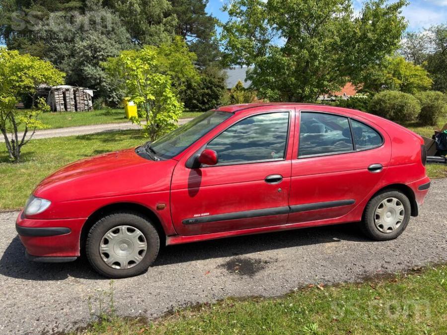 Red Renault Megane 1997 in Madona, with an engine capacity of 1.60 L and mileage of 271 thousand km for 800 €, photo 9 on AUTOMOTO.COM.LV