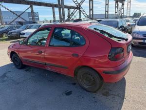 Sarkans Renault Megane 1997 Tallina, ar dzinēja tilpumu 1.60 L un nobraukumu 204 tūkst. km par 399 €, foto 12 vietnē AUTOMOTO.COM.LV