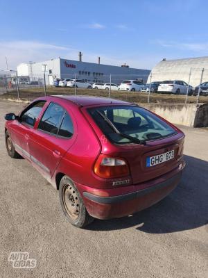 Red Renault Megane 2001 in Kaunas, with an engine capacity of 1.90 L and mileage of 215 thousand km for 499 €, photo 5 on AUTOMOTO.COM.LV