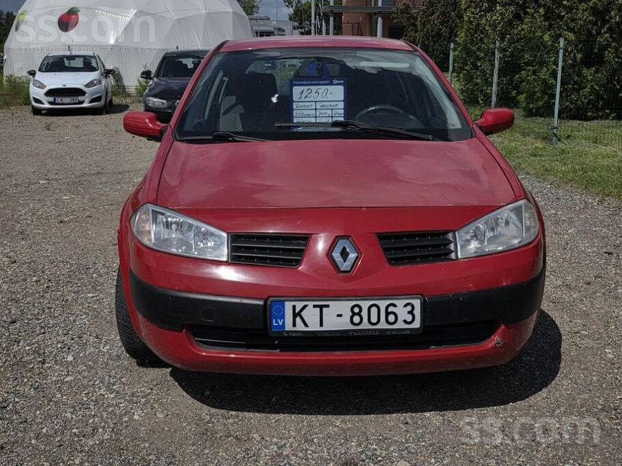 Красный Рено Меган 2003 в Цесис, объемом двигателя 1.40 л и пробегом 134 тыс. км за 1200 €, фото 4 на AUTOMOTO.COM.LV