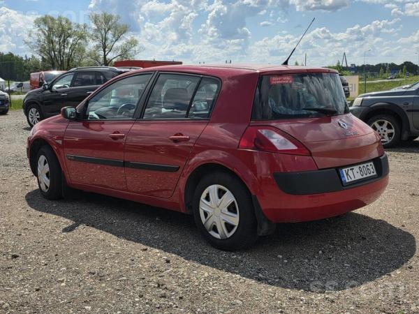 Sarkans Renault Megane 2003 Cēsis, ar dzinēja tilpumu 1.40 L un nobraukumu 134 tūkst. km par 1200 €, foto 7 vietnē AUTOMOTO.COM.LV