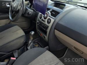 Красный Рено Меган 2003 в Цесис, объемом двигателя 1.40 л и пробегом 134 тыс. км за 1200 €, фото 14 на AUTOMOTO.COM.LV