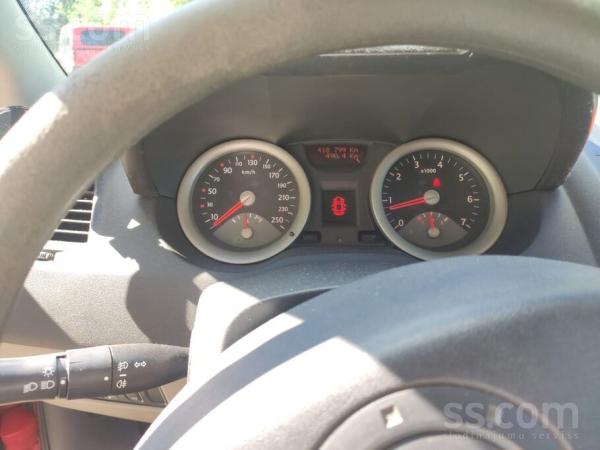 Sarkans Renault Megane 2003 Rīga, ar dzinēja tilpumu 1.60 L un nobraukumu 419 tūkst. km par 350 €, foto 1 vietnē AUTOMOTO.COM.LV