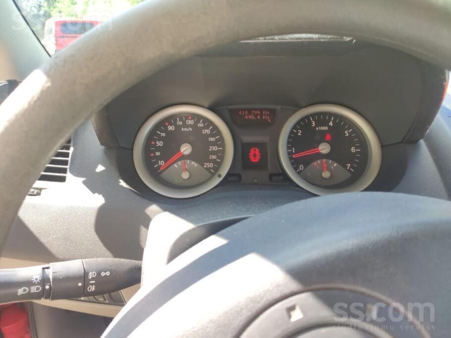 Red Renault Megane 2003 in Riga, with an engine capacity of 1.60 L and mileage of 419 thousand km for 350 €, photo 1 on AUTOMOTO.COM.LV