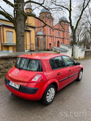 Red Renault Megane 2005 in Riga, with an engine capacity of 1.40 L and mileage of 283 thousand km for 1100 €, photo 4 on AUTOMOTO.COM.LV