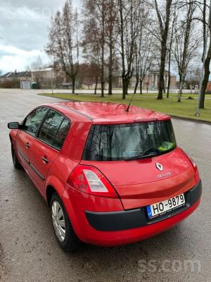 Red Renault Megane 2005 in Riga, with an engine capacity of 1.40 L and mileage of 283 thousand km for 1100 €, photo 5 on AUTOMOTO.COM.LV