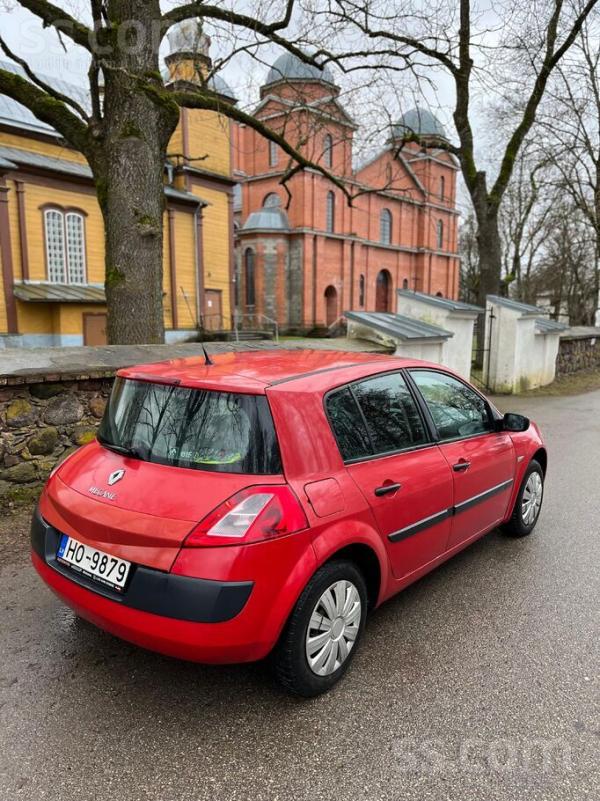 Red Renault Megane 2005 in Riga, with an engine capacity of 1.40 L and mileage of 283 thousand km for 1100 €, photo 4 on AUTOMOTO.COM.LV