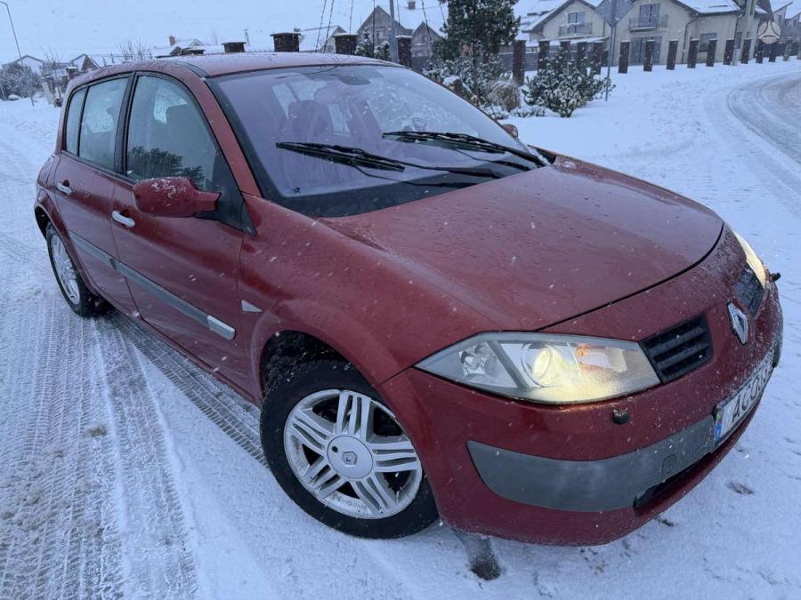 Sarkans Renault Megane 2005 Klaipėda, ar dzinēja tilpumu 1.60 L un nobraukumu 138 tūkst. km par 2400 €, foto 1 vietnē AUTOMOTO.COM.LV