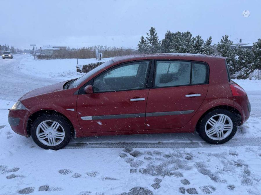 Sarkans Renault Megane 2005 Klaipėda, ar dzinēja tilpumu 1.60 L un nobraukumu 138 tūkst. km par 2400 €, foto 7 vietnē AUTOMOTO.COM.LV