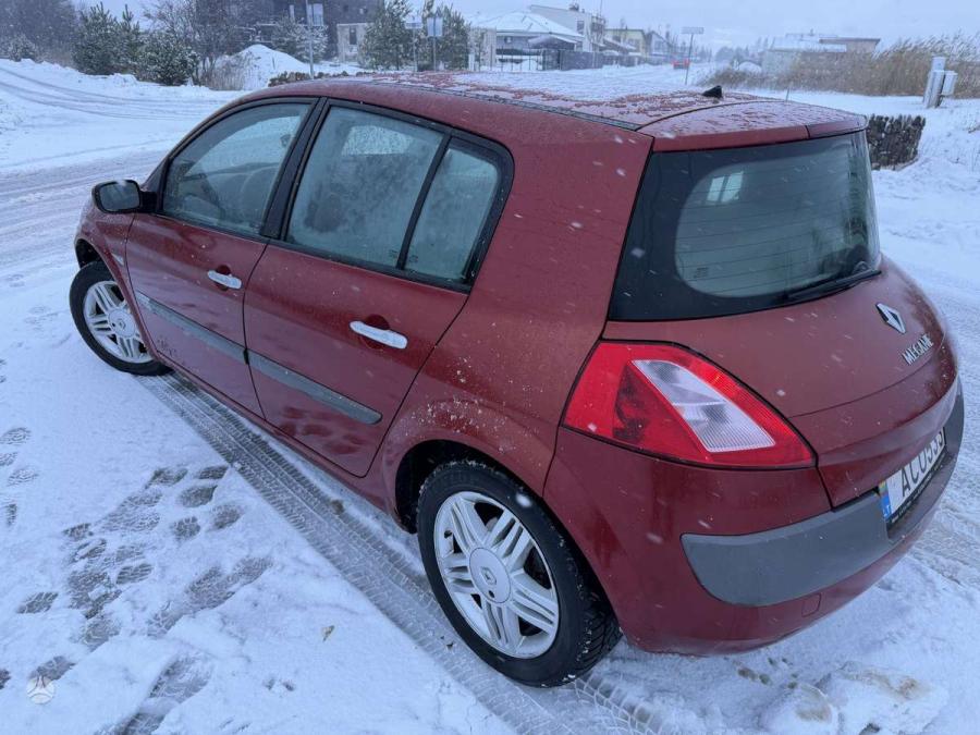 Sarkans Renault Megane 2005 Klaipėda, ar dzinēja tilpumu 1.60 L un nobraukumu 138 tūkst. km par 2400 €, foto 9 vietnē AUTOMOTO.COM.LV