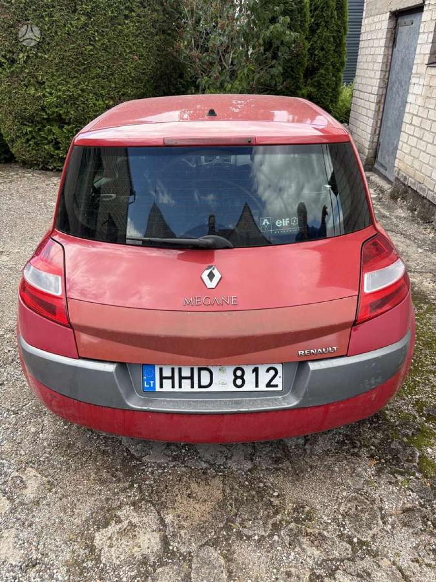 Red Renault Megane 2006 in Skaudvile, with an engine capacity of 1.39 L and mileage of 267 thousand km for 1000 €, photo 3 on AUTOMOTO.COM.LV