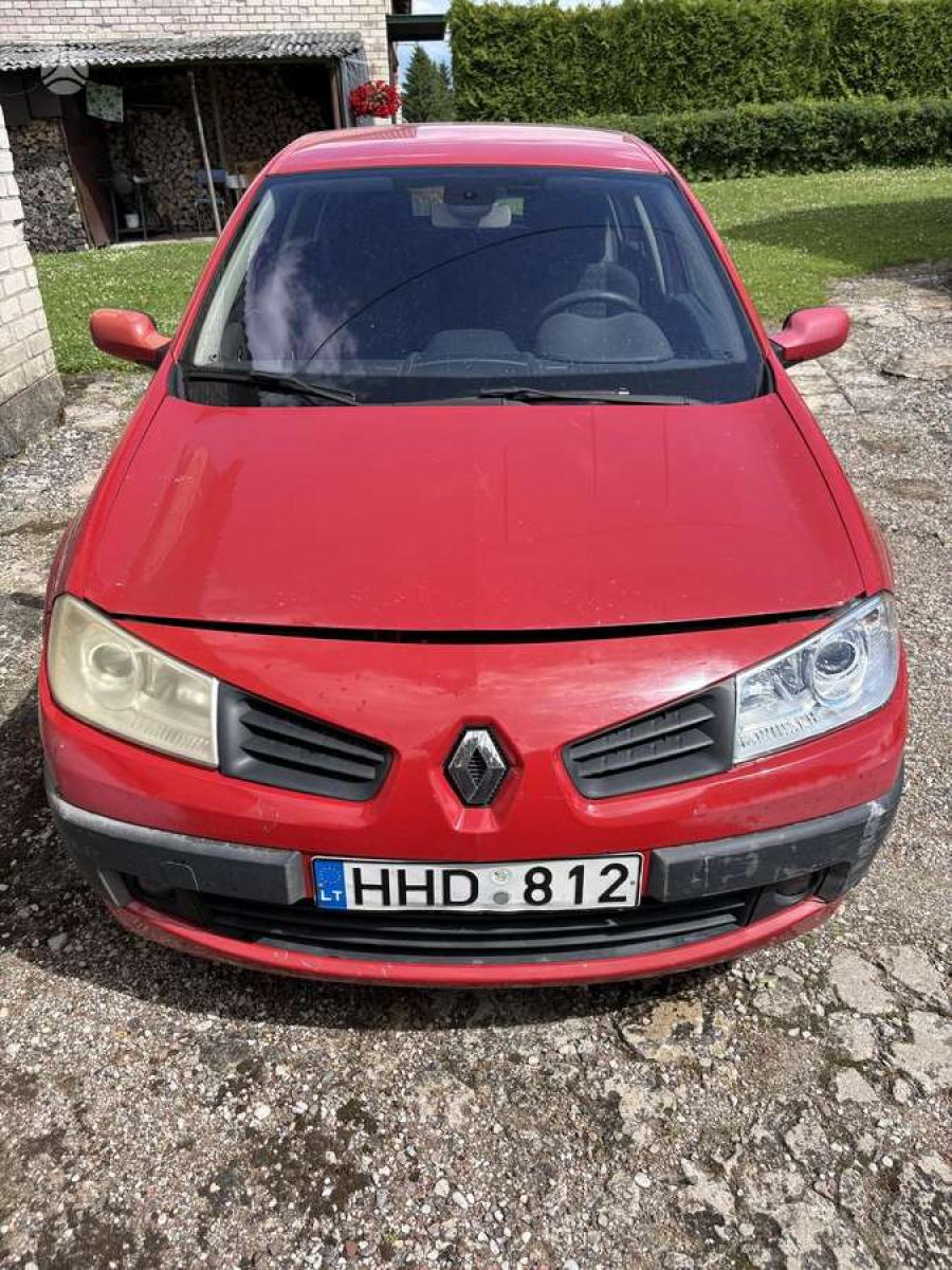 Red Renault Megane 2006 in Skaudvile, with an engine capacity of 1.39 L and mileage of 267 thousand km for 1000 €, photo 5 on AUTOMOTO.COM.LV
