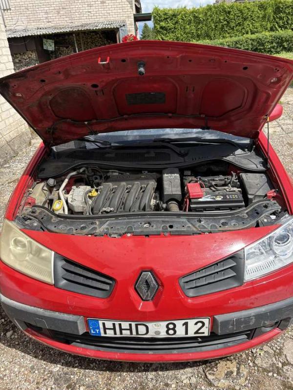 Red Renault Megane 2006 in Skaudvile, with an engine capacity of 1.39 L and mileage of 267 thousand km for 1000 €, photo 5 on AUTOMOTO.COM.LV