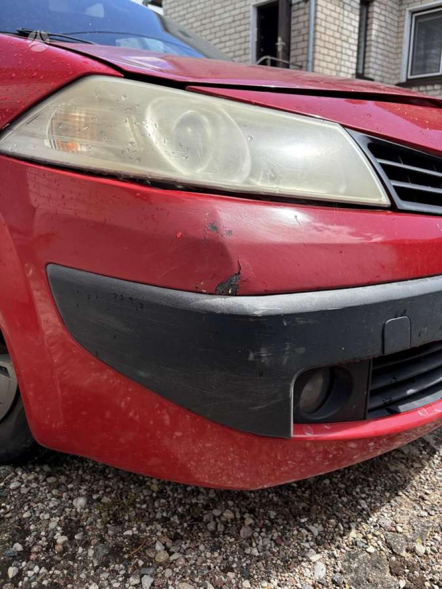 Red Renault Megane 2006 in Skaudvile, with an engine capacity of 1.39 L and mileage of 267 thousand km for 1000 €, photo 12 on AUTOMOTO.COM.LV