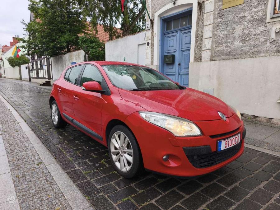 Red Renault Megane 2010 in Klaipeda, with an engine capacity of 1.60 L and mileage of 230 thousand km for 2400 €, photo 6 on AUTOMOTO.COM.LV
