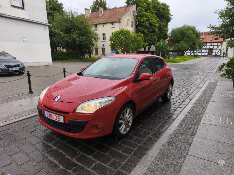 Red Renault Megane 2010 in Klaipeda, with an engine capacity of 1.60 L and mileage of 230 thousand km for 2400 €, photo 7 on AUTOMOTO.COM.LV
