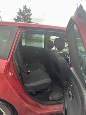 Sarkans Renault Megane 2010 Tallina, ar dzinēja tilpumu 1.90 L un nobraukumu 395 tūkst. km par 2200 €, foto 17 vietnē AUTOMOTO.COM.LV